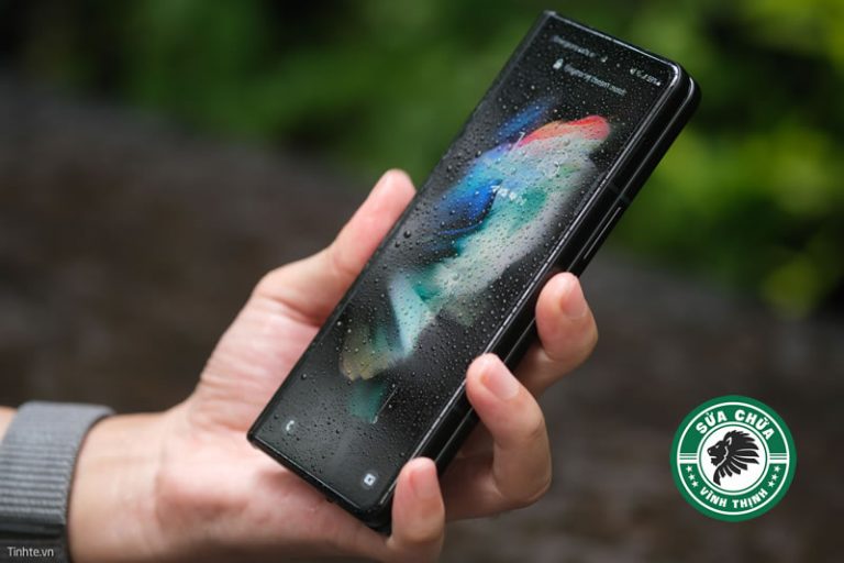 Sửa Samsung Galaxy Z Fold 3 màn hình không lên : Đừng vội thay màn